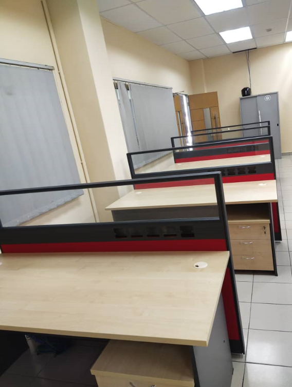 Office Furniture Port Klang Office Workstation Table Cluster Of 4 ...